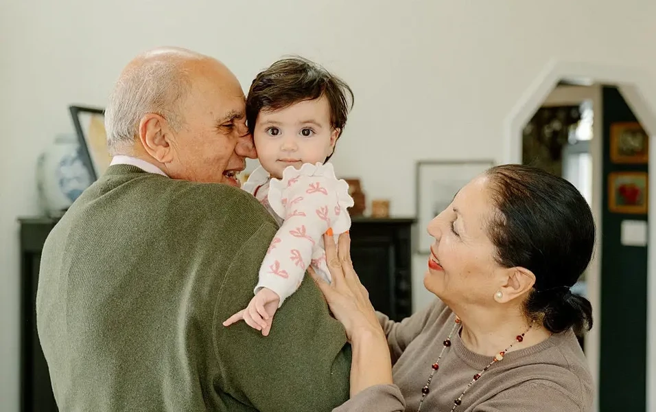 Experts urge grandparents to avoid phrases that harm kids’ trust