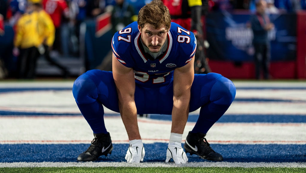 Calls grow for Bears to sign veteran pass rusher Joey Bosa