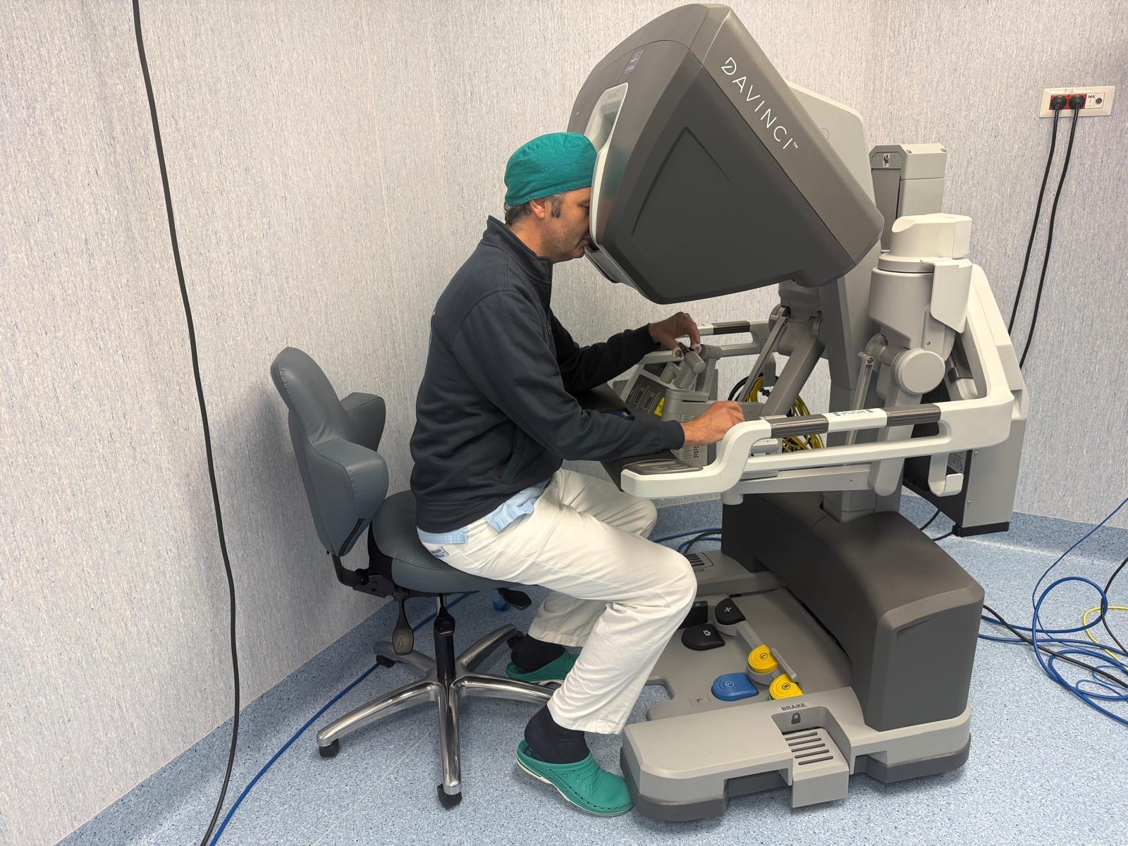 Chirurgia mini-invasiva con l’assistenza del robot: urologia all ...
