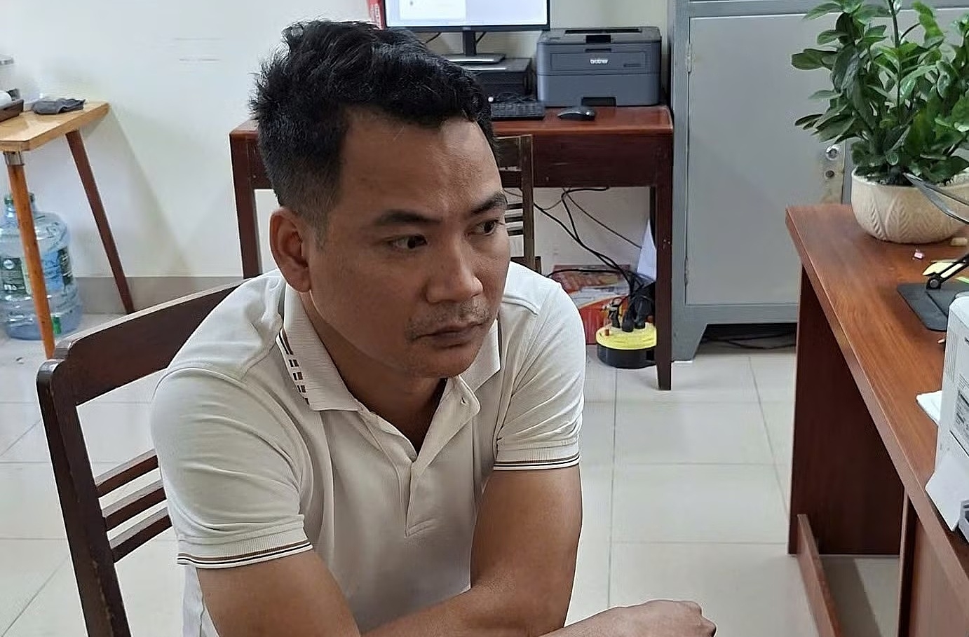 Tài xế xe tải 'thiếu quan sát' khiến hai vợ chồng tử vong