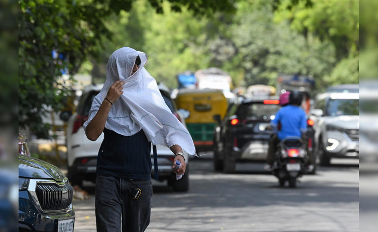 Weather today LIVE: Delhi may get relief as weather body predicts rain ...