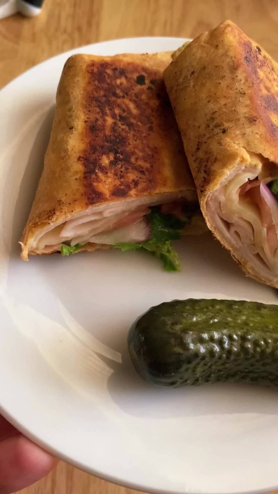 How to Build a Yummy Turkey Wrap Thats Packed With Flavor