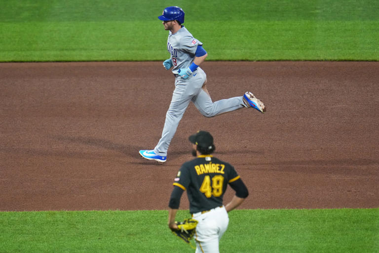 Cubs snap 10-game losing streak as Ian Happ has 3-run homer, 5 RBIs in ...
