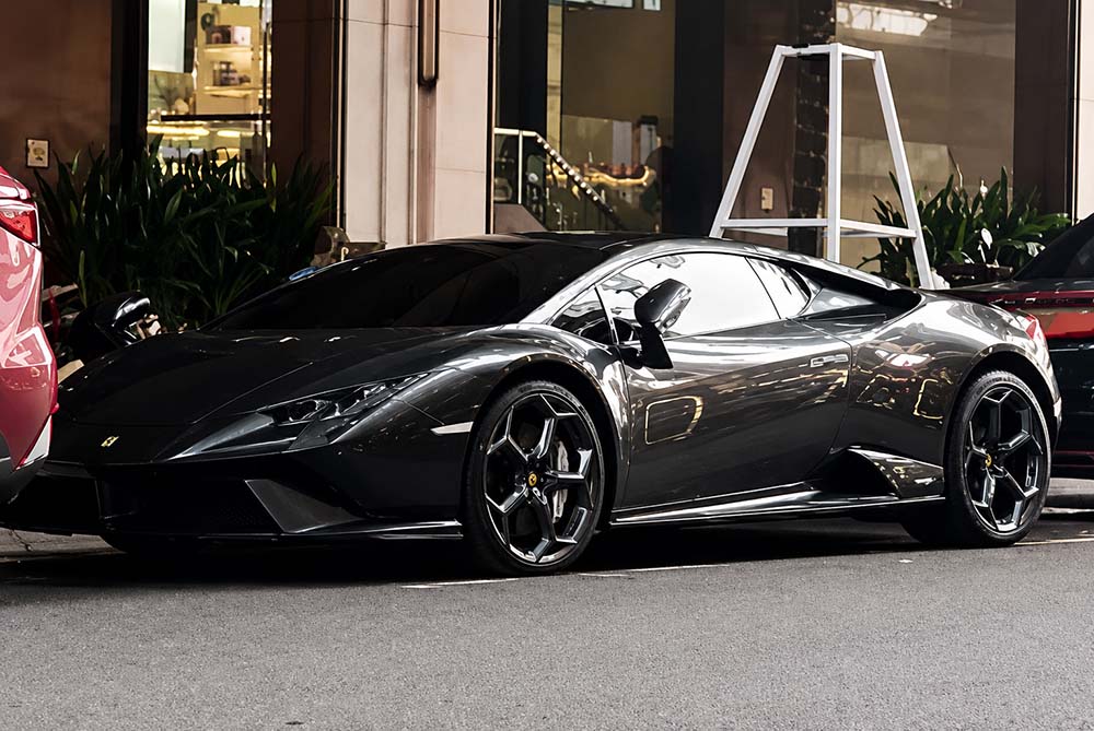 Lamborghini Huracan Tecnica xuất hiện trên đường phố Việt Nam