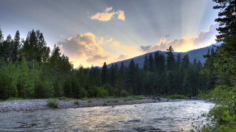 Forget Florida, retire in these small US towns with scenic beauty and ...