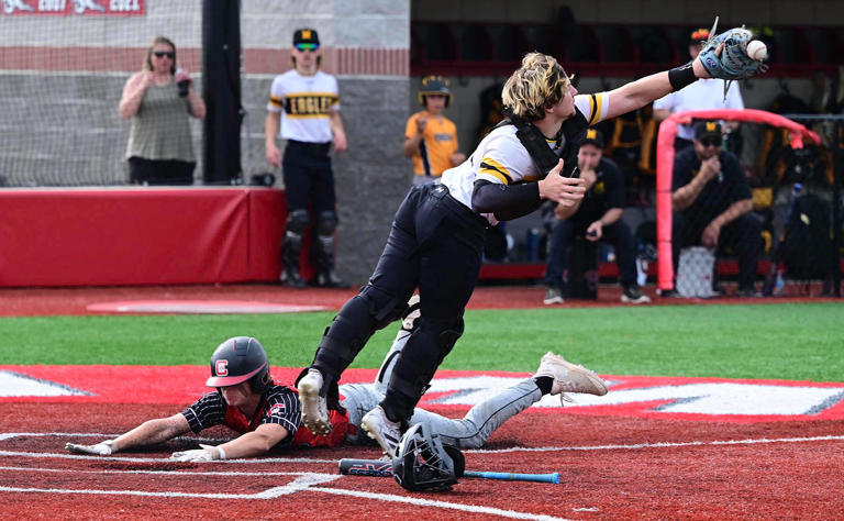 Spoerr shuts down Monroeville, powers Crestview into district final