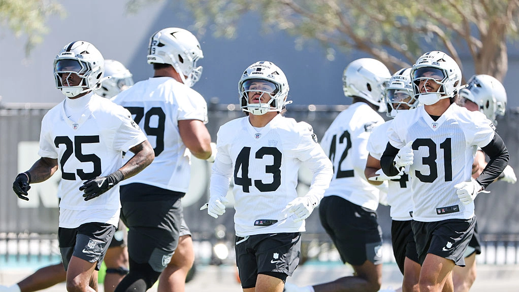 Cousins’ leadership shaping Raiders’ QB future