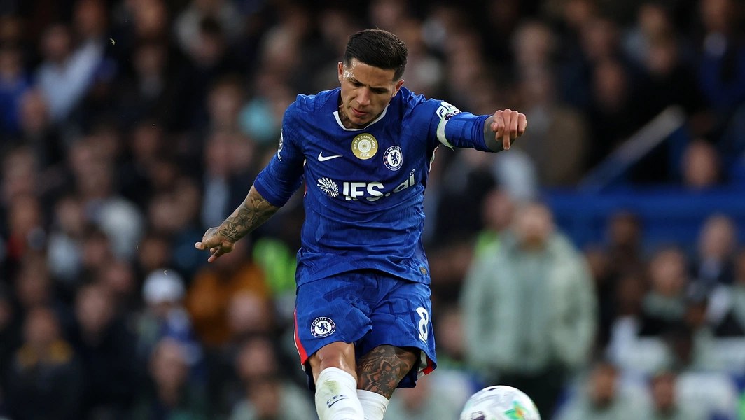 Chelsea set £120m price as Enzo Fernandez pushes for exit