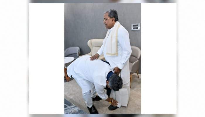 Siddaramaiah to resign today Karnataka CM hugs with DK Shivakumar ...