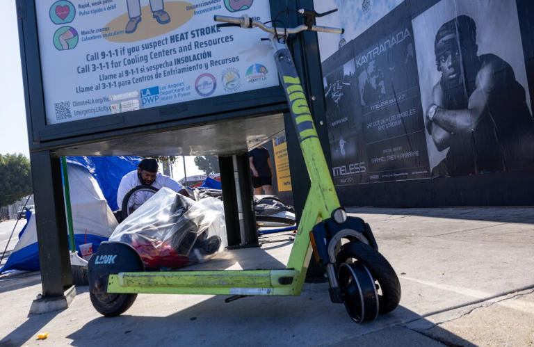 Hollywood unhoused count finds no reductions in street homelessness ...