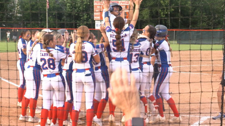 Eagles explode offensively to advance to regional title game