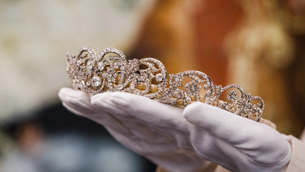 Peter Phillips' wedding may break royal tiara tradition