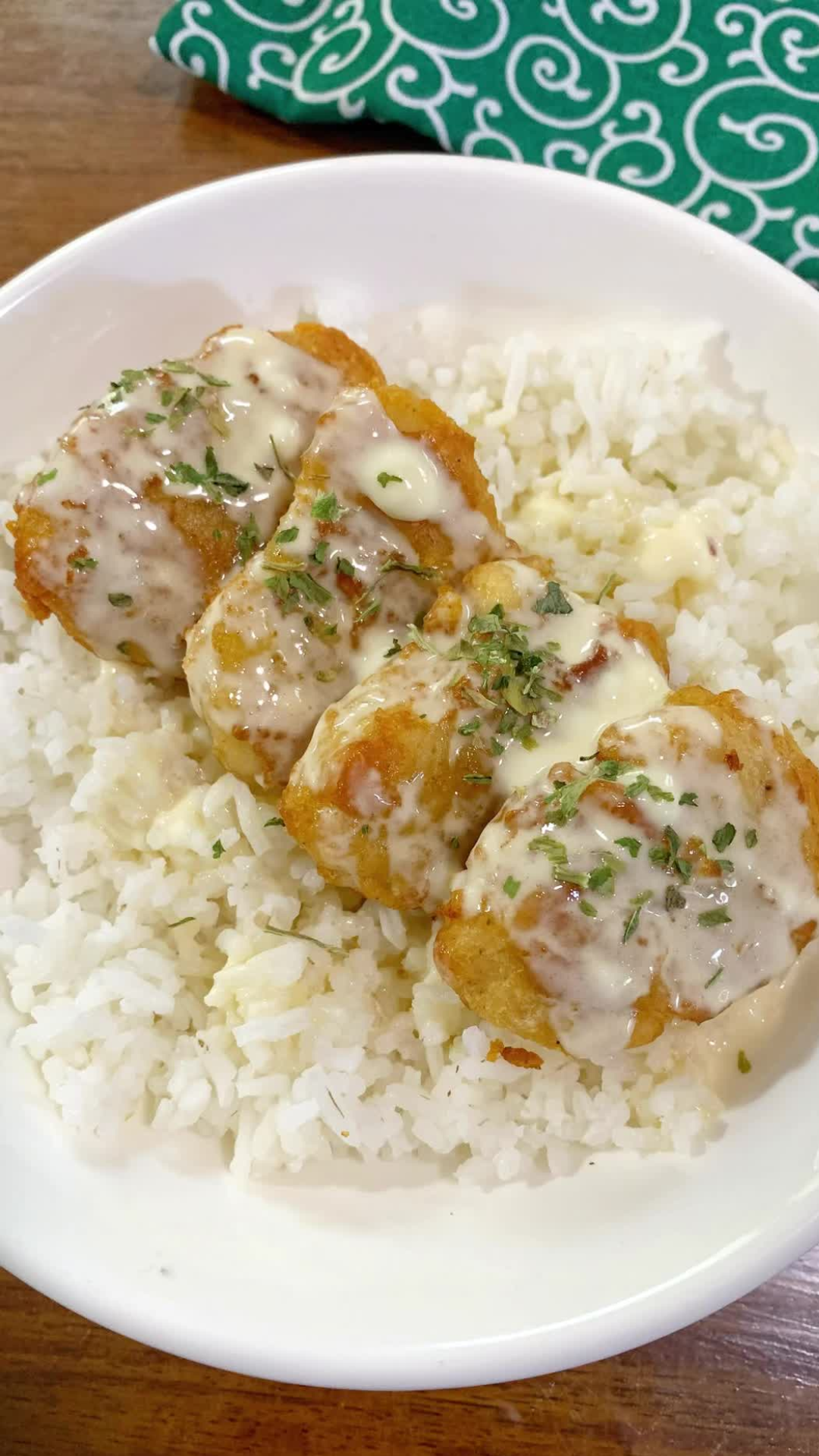 Quick tips for juicy chicken nuggets and creamy cheese sauce