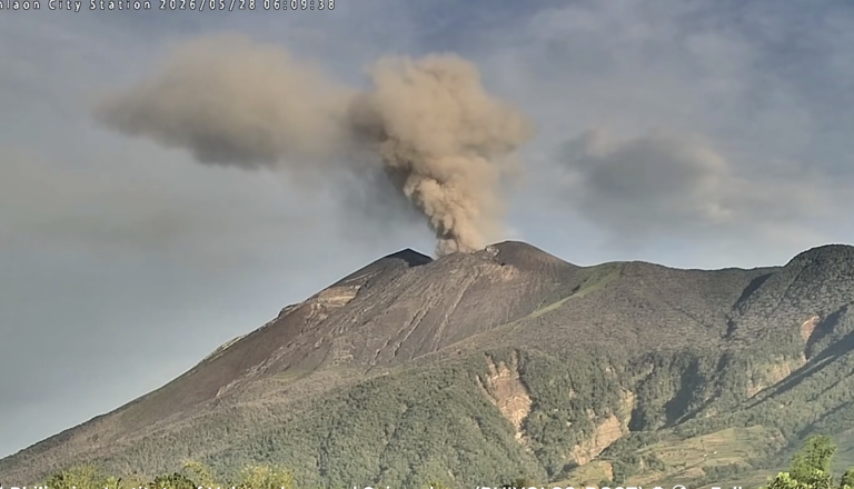 Kanlaon Volcano ash emission seen Thursday