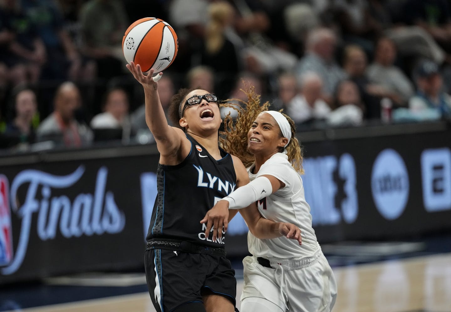 Lynx starters roll past Dream 96-81, extend winning streak to three