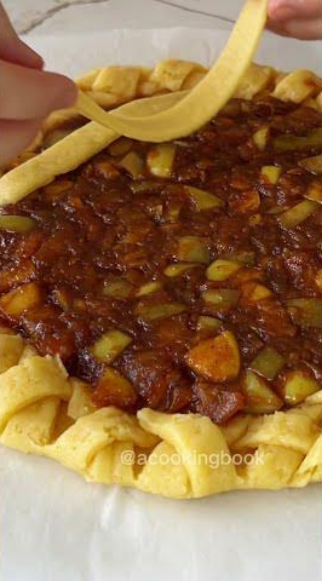 This melt in your mouth apple pie feels like pure comfort