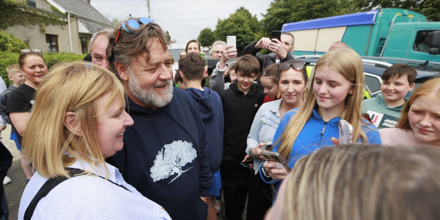 Russell Crowe speaks out after his Paris hotel confrontation goes viral