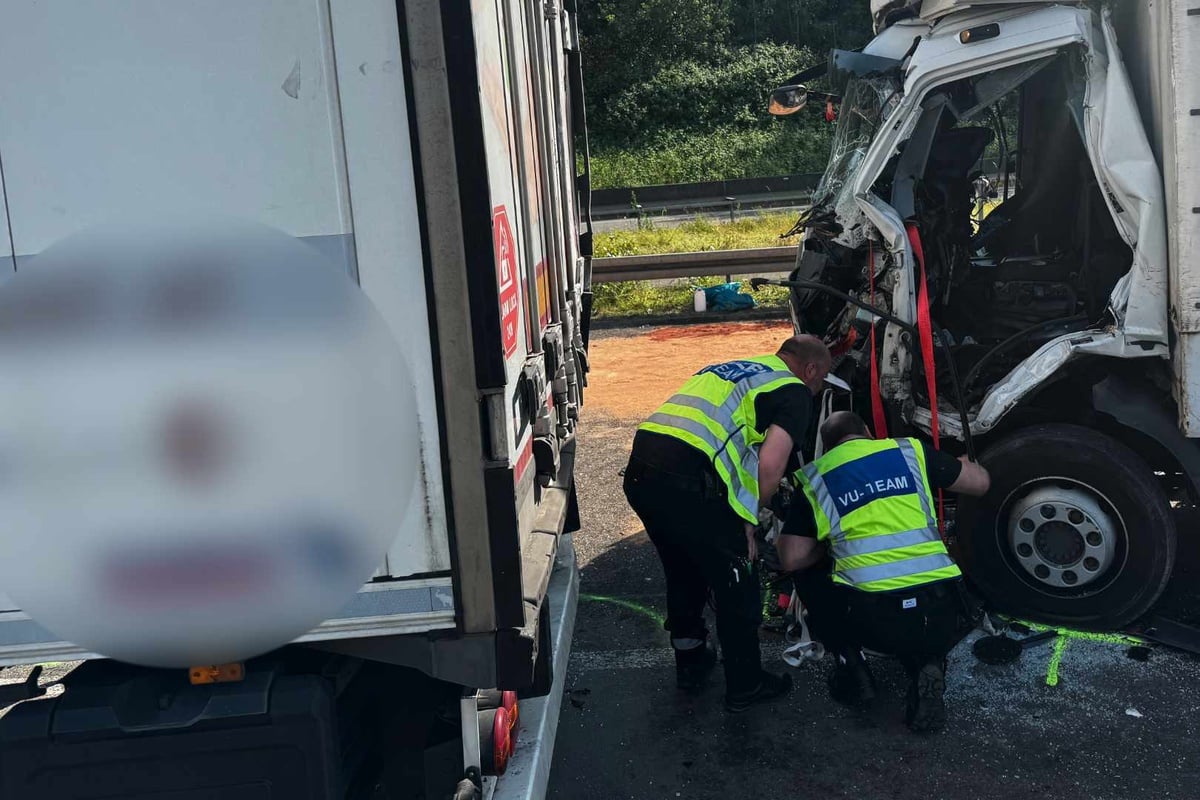 Schwerer Lkw-Unfall am Kreuz Köln-West: A4 gesperrt