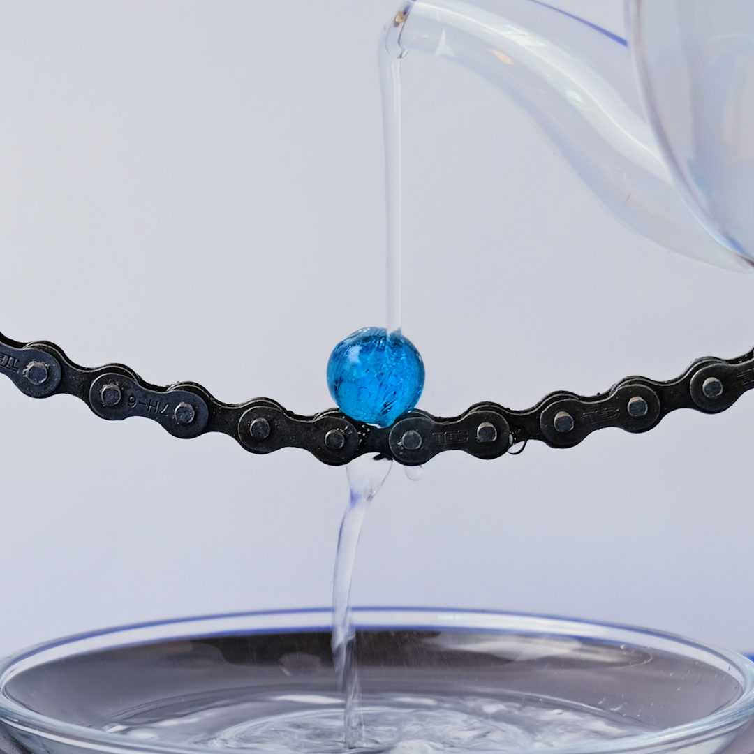 Create beautiful cracked crystal with this simple DIY! 🔮