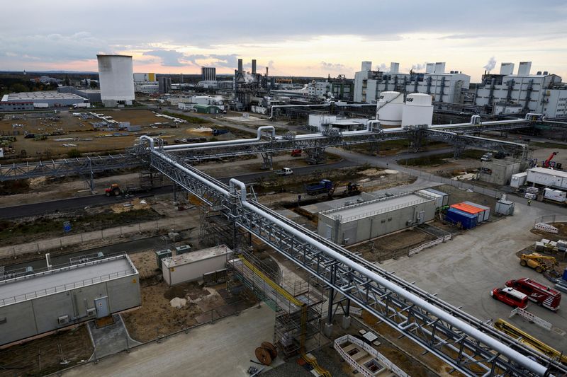 German chemical sector mood worsens, with war-driven edge set to fade ...