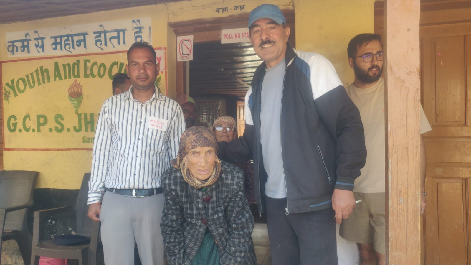 Himachal panchayat election phase-2 live updates: Over 21% polling ...