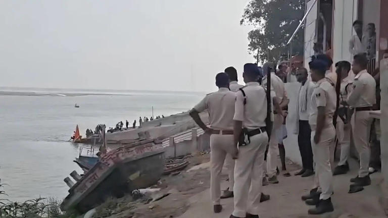 Several feared dead after boat carrying 14 overturns in Ganga near ...
