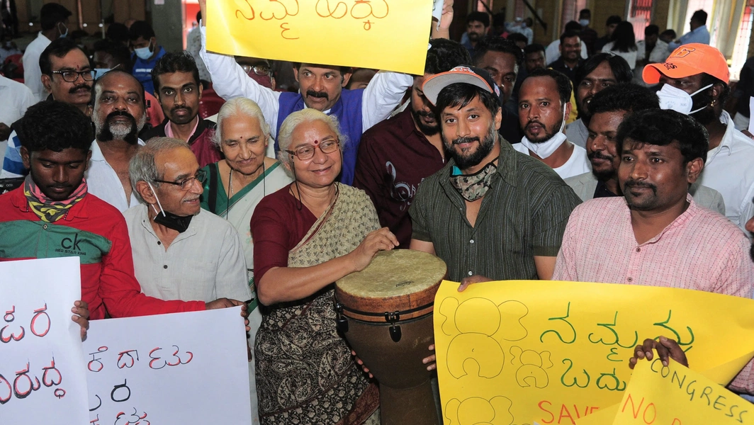 Vijay asks PM Modi to block Mekedatu dam project