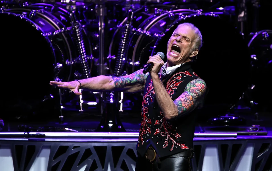 David Lee Roth honors Eddie Van Halen amid tour nostalgia