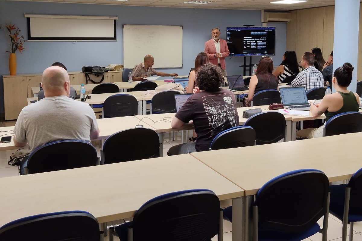 Castelló y Xarxatec implementan un curso sobre IA y digitalización para ...