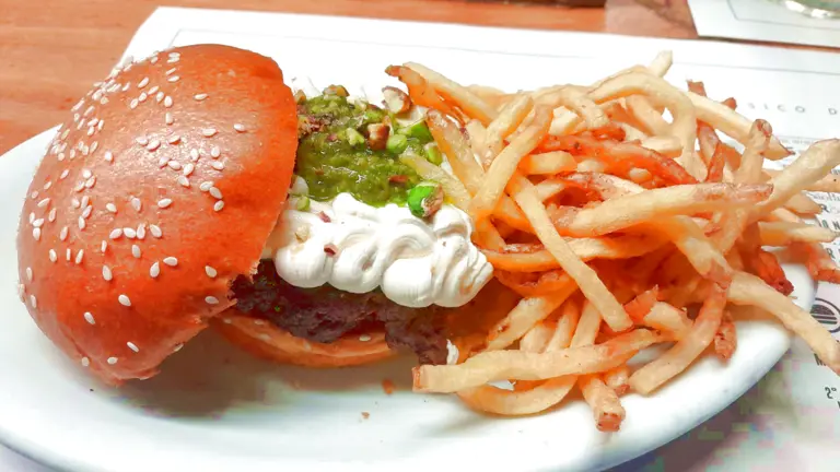 L’hamburger migliore delle Americhe non si gusta a New York ma in ...