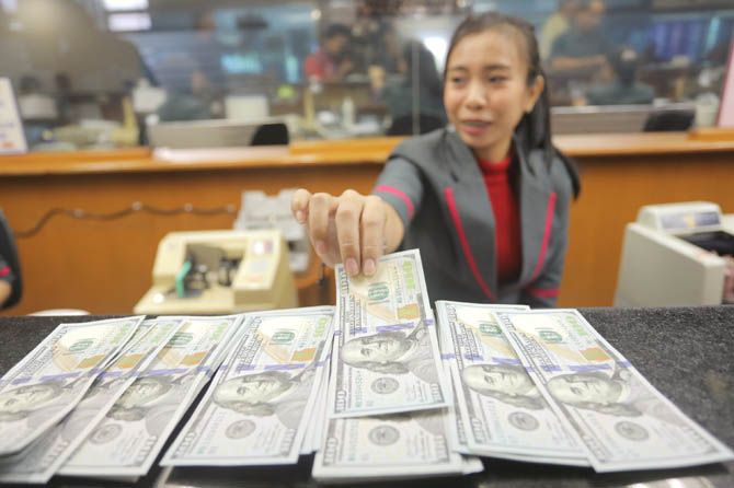 Ekonom: Rupia Bisa Rebound Jika Policy Mix Fiskal-Moneter Membaik