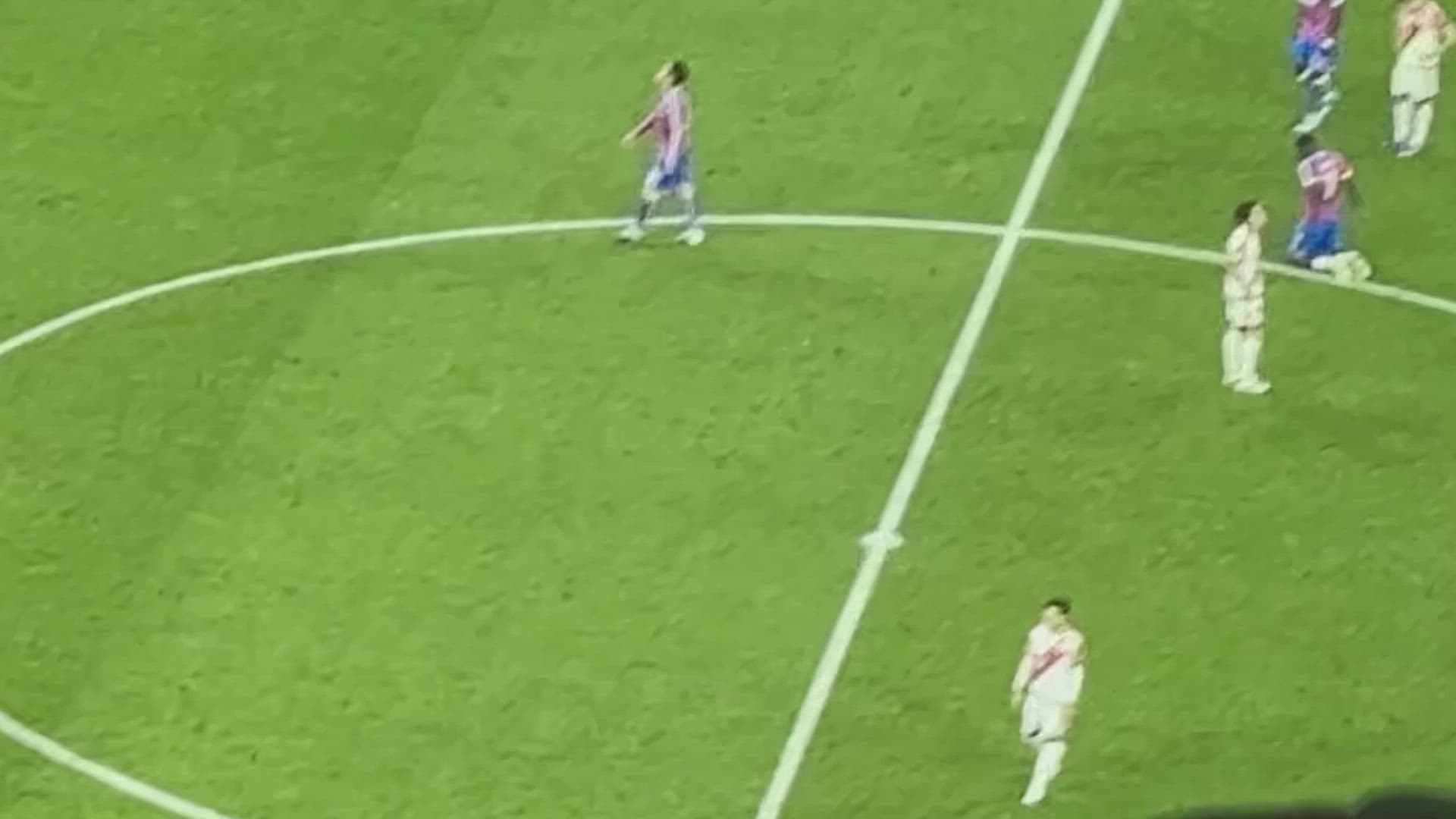 Los 9′ que el Rayo alucinó con su afición nada más perder