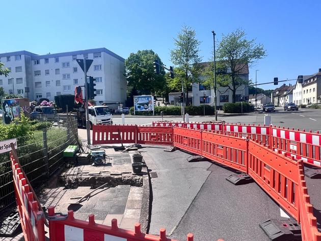 Wichtige Kreuzung: Drei Fahrspuren gleichzeitig gesperrt