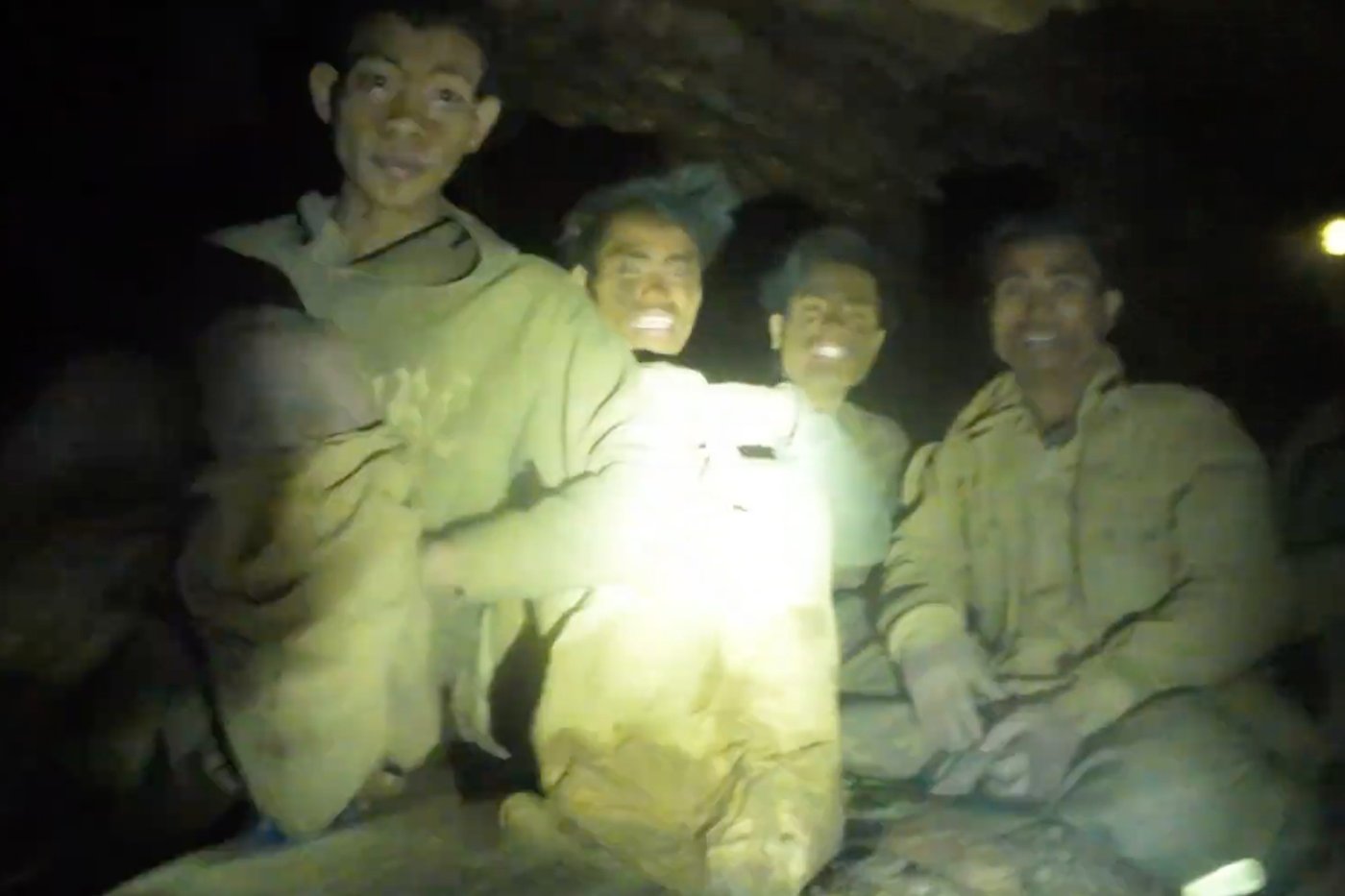 Divers find 5 villagers alive in a flooded cave in Laos after more than ...