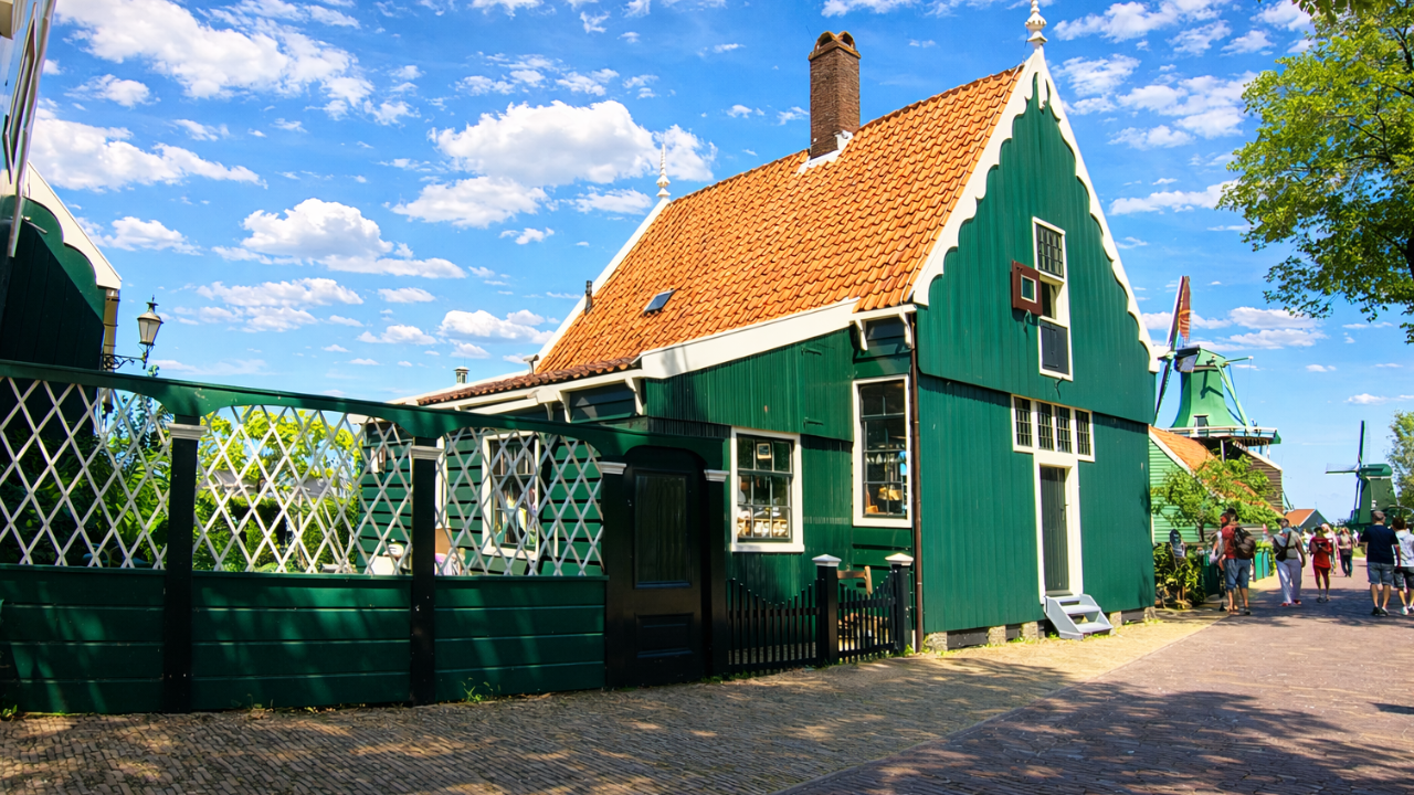 Explorando os famosos moinhos de vento de Zaanse Schans, Países Baixos (4K)