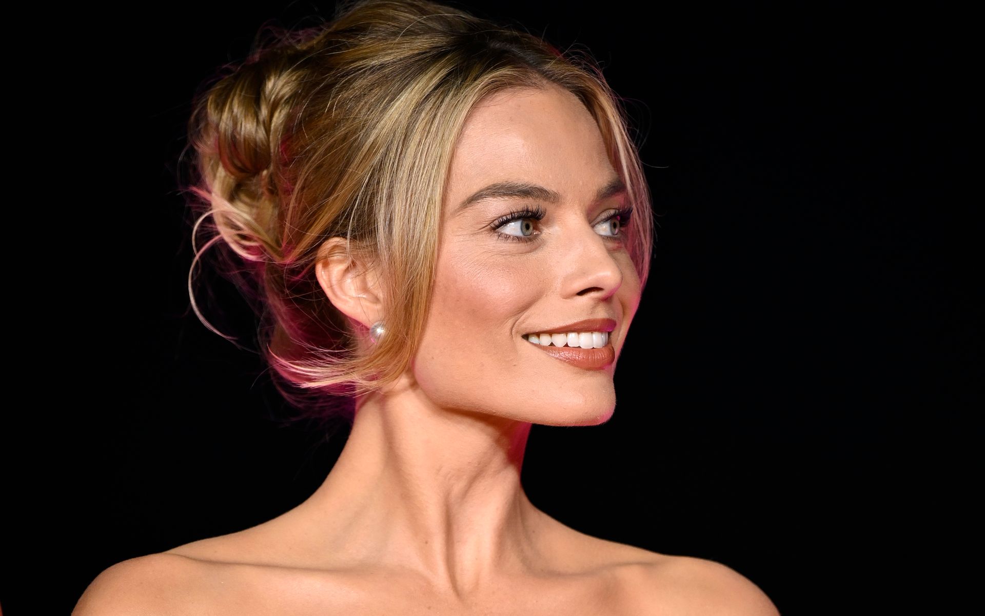 „Leider nicht im Film“: Körperbehaarung von Margot Robbie wurde bei ...