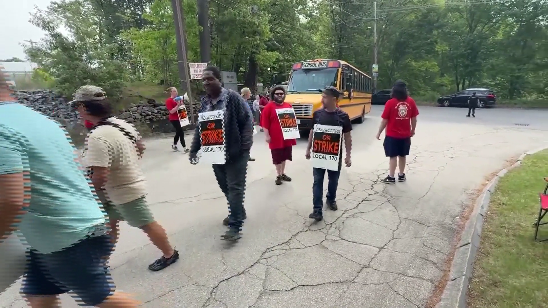Striking bus drivers in Marlborough return to picket line amid contract ...