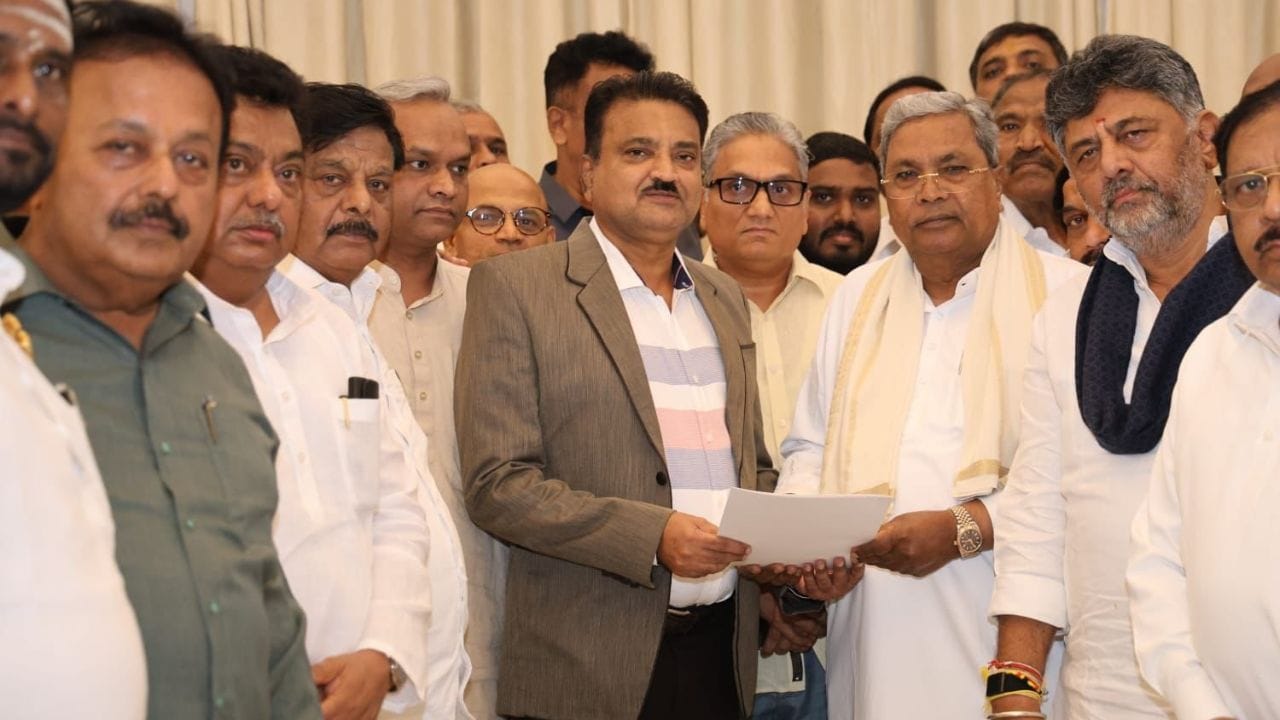 Breaking news live: Congress high command directs Siddaramaiah to step ...