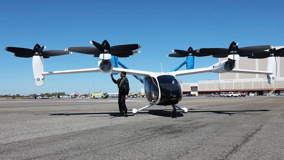 Joby completes first piloted electric air taxi flight over NYC