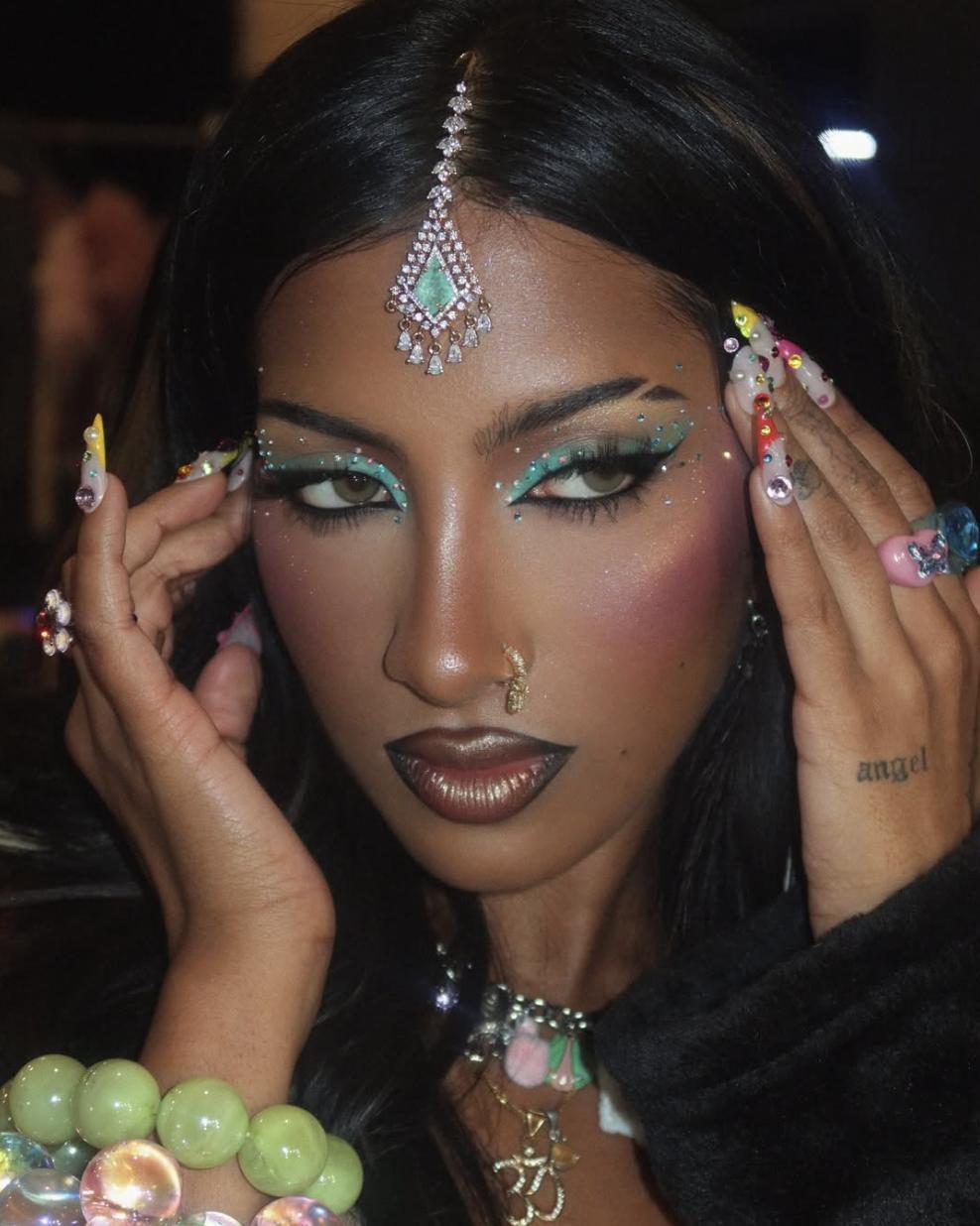 Eyeshadow Comeback 2026: Eyeshadow Looks Trending, Bold Pigments, and ...
