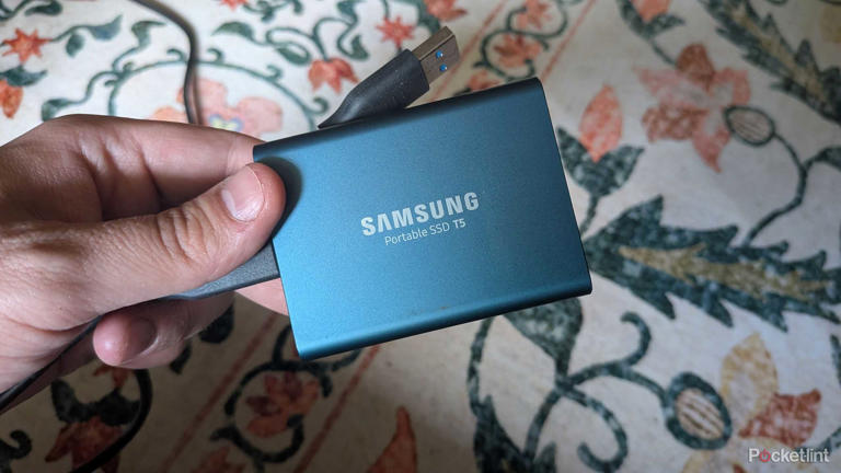 I finally used my smart TV's USB port, and I'm shocked I didn't earlier