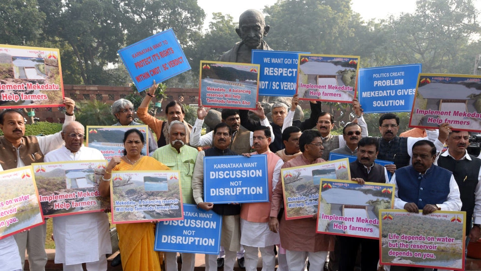 Vijay asks PM Modi to block Mekedatu dam project