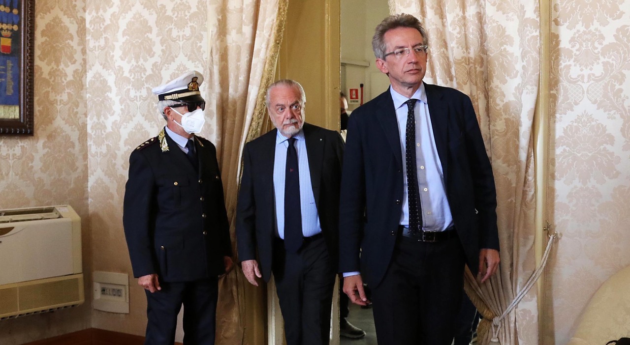 Napoli, De Laurentiis indagato per ristoro abusivo allo stadio Maradona ...