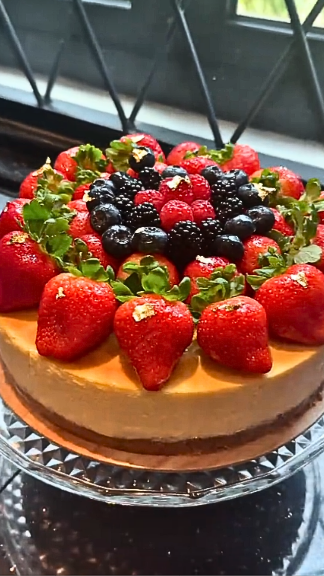 Homemade cheesecake: creamy, easy baking recipe