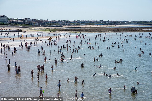 Scientists issue warning over outdoor swimming during UK heatwave - it ...