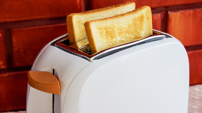 Best unexpected toppings for toast