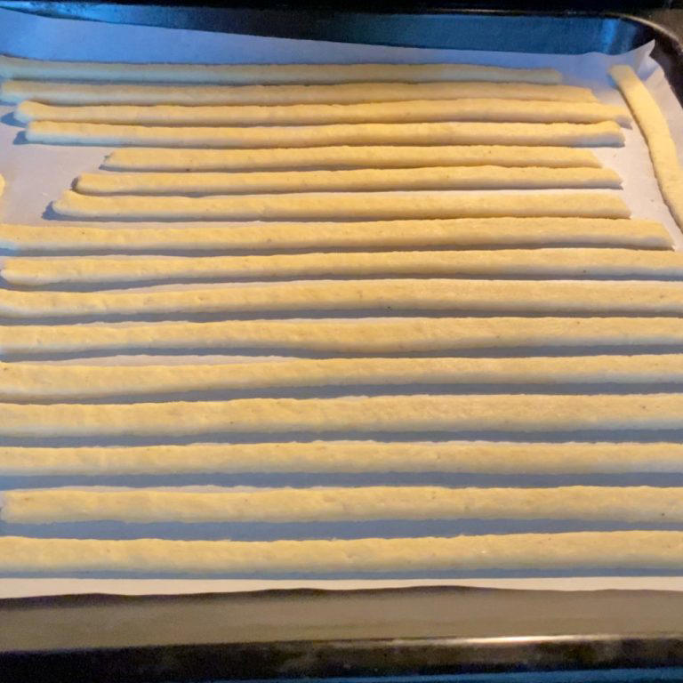 Grissini al parmigiano: senza lievito e croccantissimi!