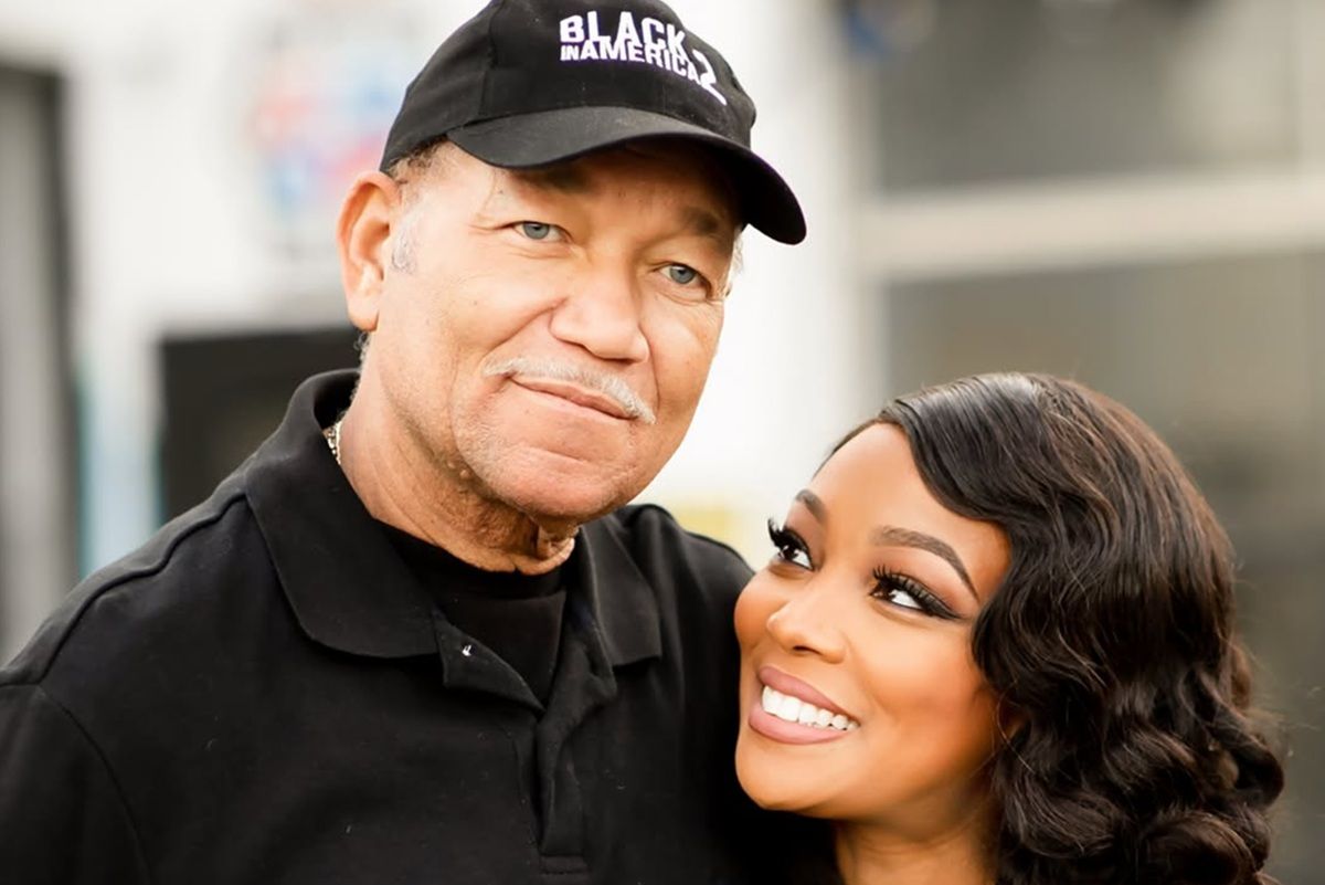 Singer Monica mourns the death of her father