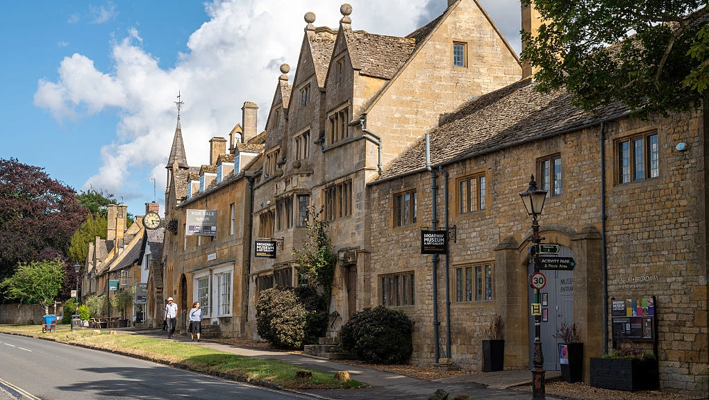 Slow travel dreams in the Cotswolds