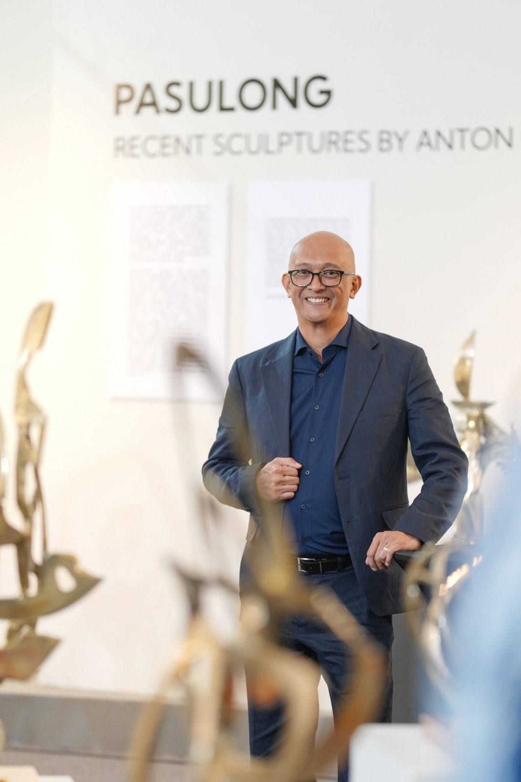 A conversation with Anton Quisumbing takes us behind 'Pasulong'